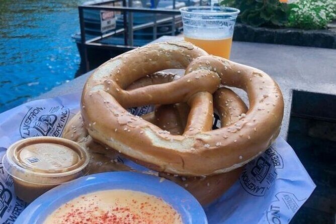 Milwaukee : Best Street Food Private Tour With A Local Guide - What Reviewers Say
