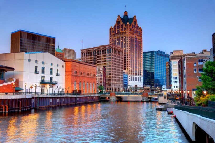 Milwaukee Marvels: A 2-Hour Private Tour - A Practical Look at the Milwaukee Marvels Tour
