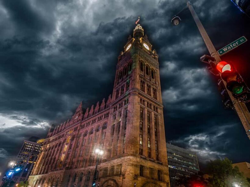 Milwaukee Morbid Mirrorlight Ghost Tours - FAQ