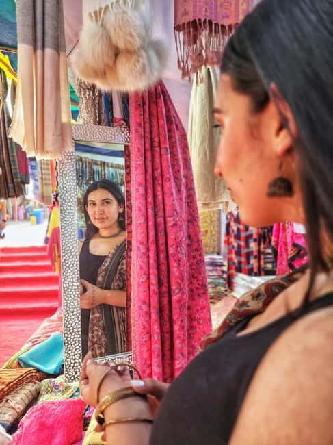 Mini India Odyssey- Crafts, Couture, and Curry in Bazzars - Key Points