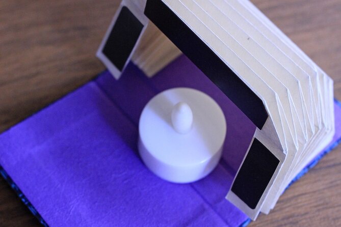 Mini Origami Lamp and Mizuhiki Knot Belt Workshop in Ueno - Refreshments and Ambiance: Enhancing the Creative Experience