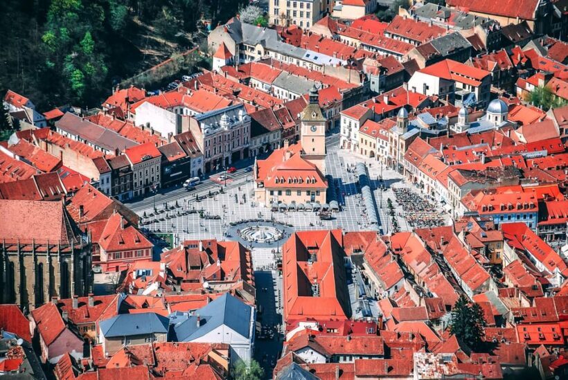 Minivan 8 Places : Dracula Castle, Peles, & Brasov Day Tour - FAQ