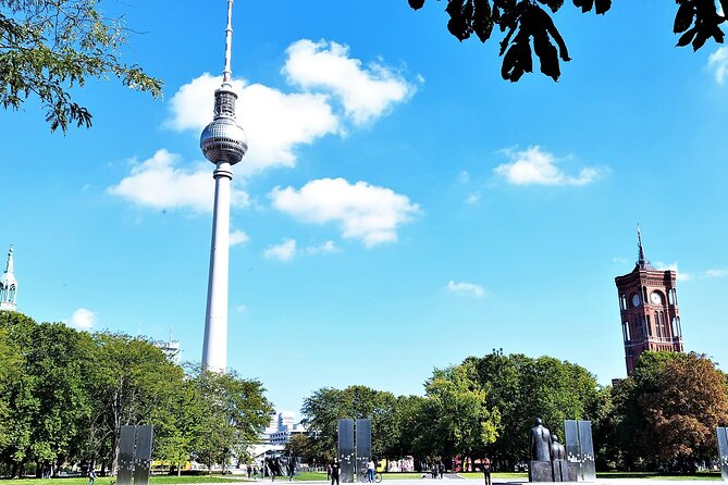 Minivan Driver and Guide (DIN15565) Tailor Made Berlin Highlights - Customizing Your Itinerary