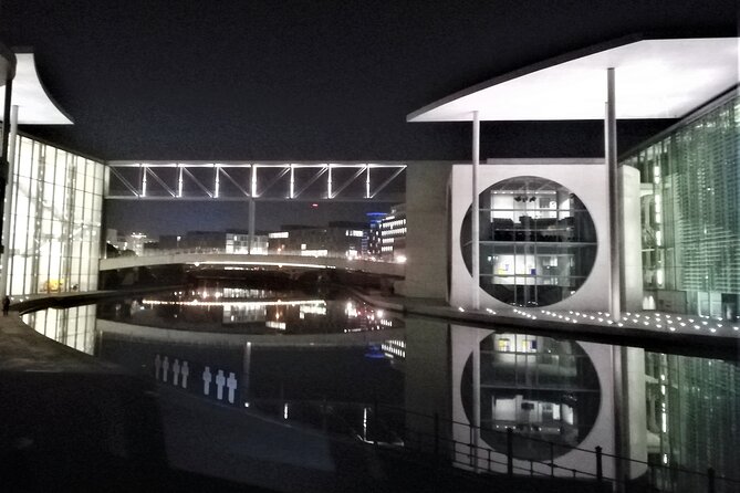 Minivan Driver and Guide (DIN15565) Tailor Made Berlin Highlights - Engaging With Knowledgeable Guides