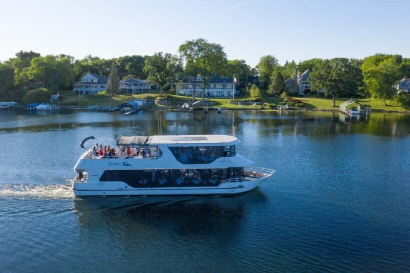 Minneapolis: Lake Minnetonka Boat Cruise with Narration - Key Points