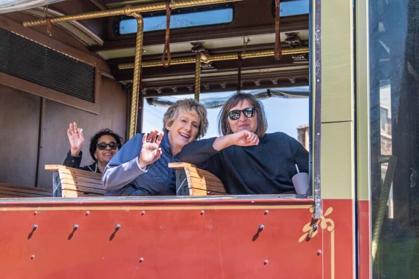 Minneapolis Narrated Sightseeing Scenic Tour - Authentic Minneapolis Stories and Hidden Gems
