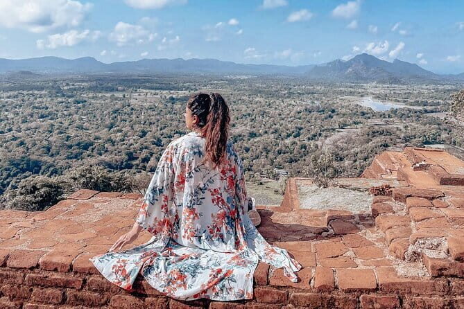 Minneriya National Park and Sigiriya Day Trip from Kalutara - Detailed Review of the Tour Experience