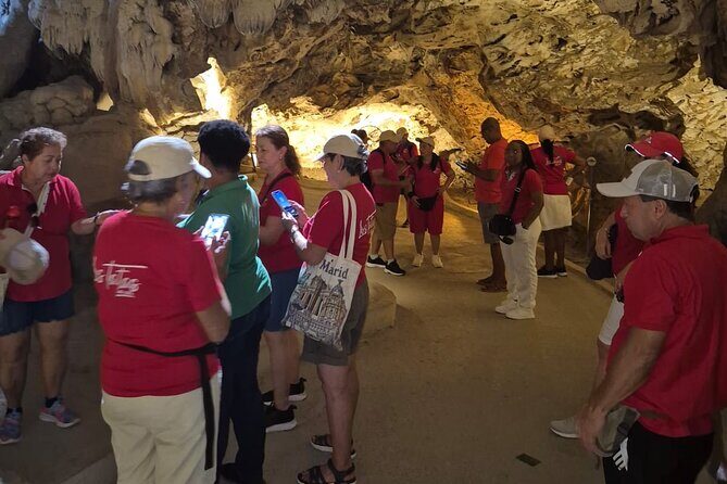 Misteriosas Cuevas, Elegantes Flamencos y Relax en Porto Marie - FAQs