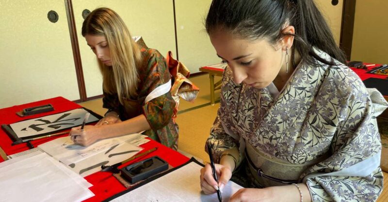 Miyajima: Cultural Experience in a Kimono - Capturing Memorable Moments
