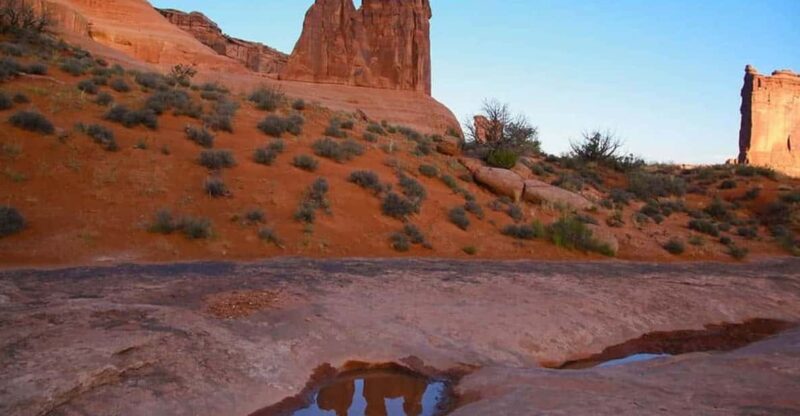 Moab: Arches National Park Sunset Tour - Who Should Consider This Tour?