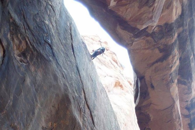 Moab Rappeling Adventure: Medieval Chamber Slot Canyon - Expectations and Suitability