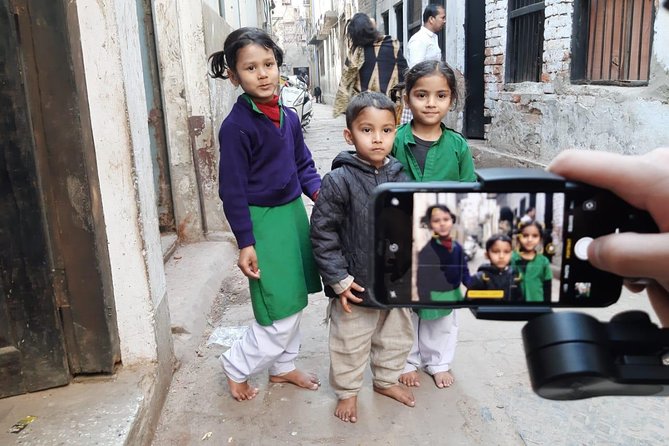 Mobile Phone Street Photography Workshop - An Honest Look at the Mobile Phone Street Photography Workshop in Varanasi