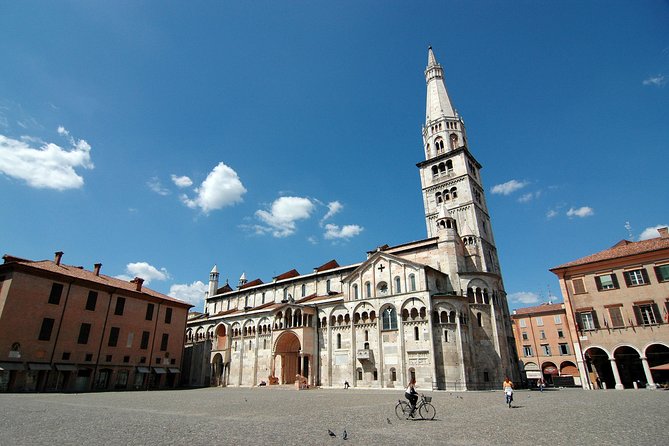 Modena City Tour Walking Tour in the Old Town - Highlights of the Walking Tour