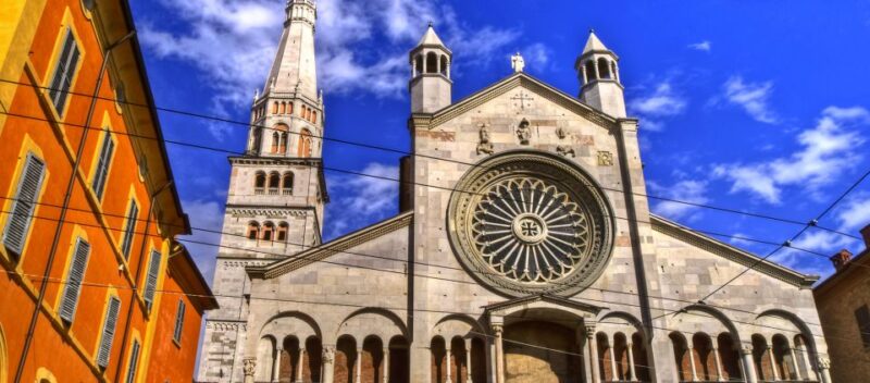 Modena: Private Walking Tour With a Guide - Key Points