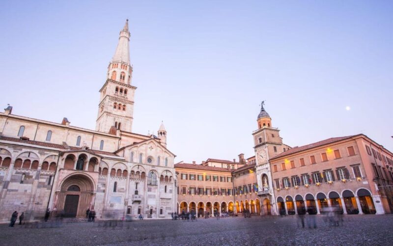 Modena: Walking Food Tour and Highlights with a Local Guide - Exploring the Itinerary in Detail