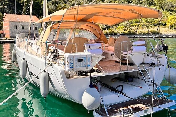 Modern VIP 18 Meter Luxury Sailing Yacht - The Perfect Day - FAQ