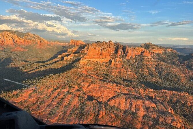 Mogollon Rim Sunset 80 Miles Sedona Helicopter Tour - The Flight Itself: Immediate, Impressive Views