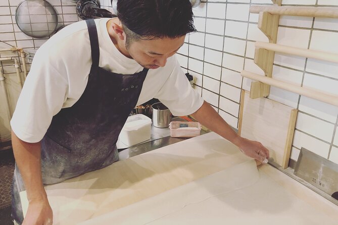 Mondos Most Popular Plan! Experience Making Soba Noodles and the King of Japanese Cuisine, Tempura, in Sapporo! - Mastering the Delicate Craft of Tempura
