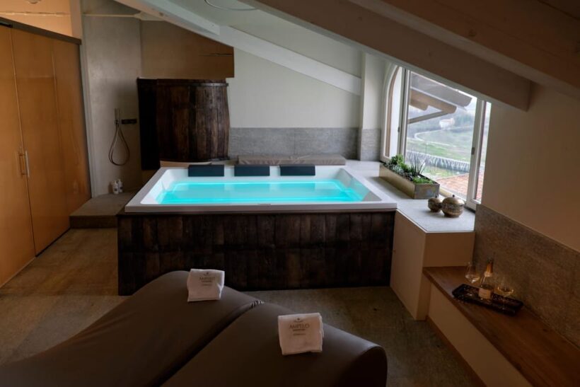 Monforte d'Alba: Jacuzzi Ritual with Wine Tasting - Who Should Consider This Tour?