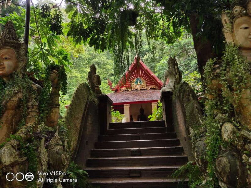 Monk trails hike, Wat Phalat, Monk chanting, Wat Doi Suthep. - Unpacking the Value