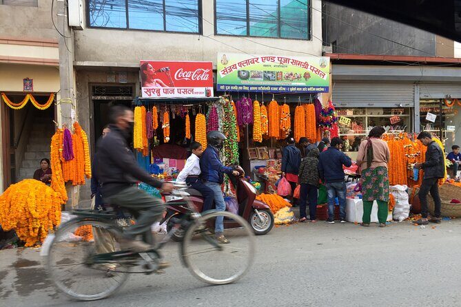 Monkey Temple visit and lunch at local family - FAQ