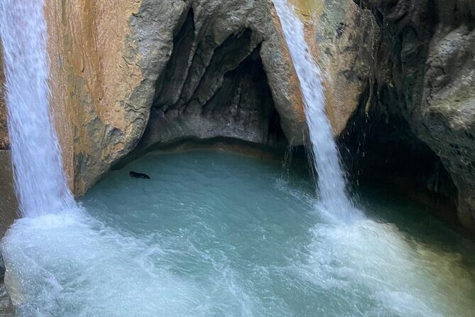 Monkey Tour Interaction and Damajagua waterfalls in Puerto Plata. - Key Points