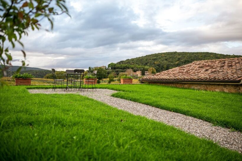 Montalcino: Vinyard Tour with Vertical Brunello Tasting - Frequently Asked Questions