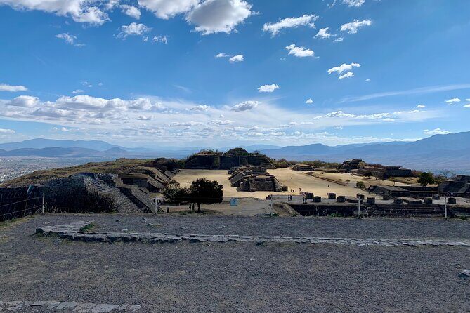 Monte Albán Morning Half-Day Tour Small Group, Transport & Guide - Breathtaking Views and Photography Opportunities
