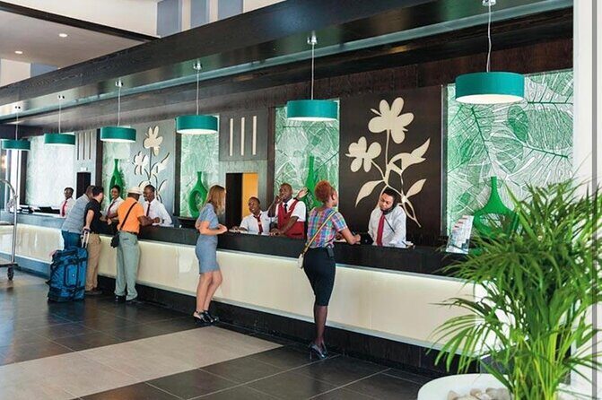 Montego Bay Airport transfer to Riu Negril - Key Points