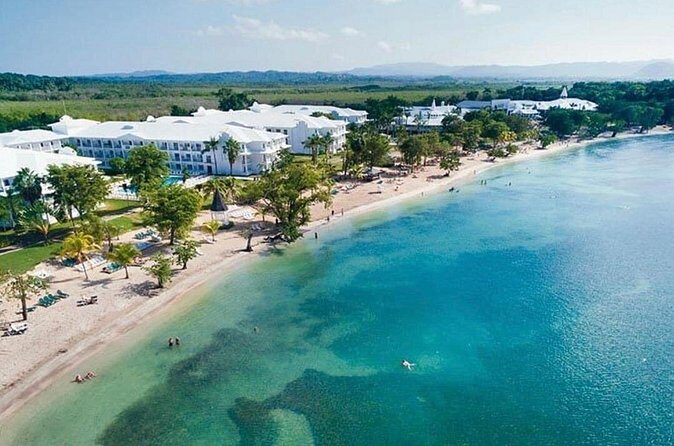 Montego Bay Airport transfer to Riu Negril - Who Is This Transfer Best For?