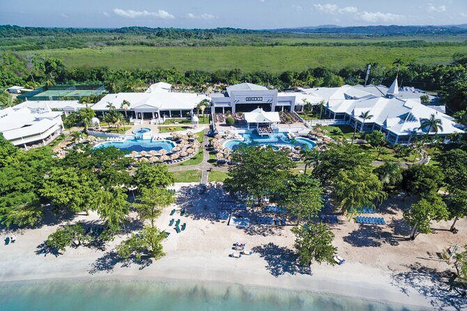 Montego Bay Jamaica Sangster Airport Transfer to hotels in Negril - An In-Depth Look at the Transfer Experience