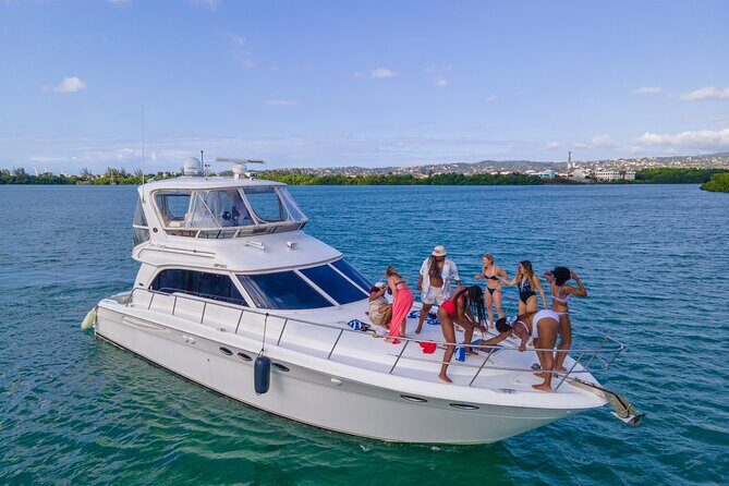 Montego Bay Private Yacht Tour with Open Bar and Lunch - In The Sum Up