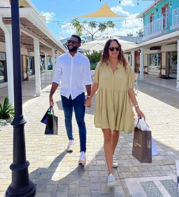 Montego Bay: Shopping and Snack Sampling Tour - Detailed Breakdown of the Itinerary
