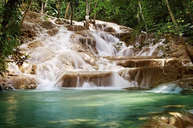 Montego Bay Tour to Blue Hole & Dunns River Falls - Exploring the Blue Hole: A Refreshing Natural Gem