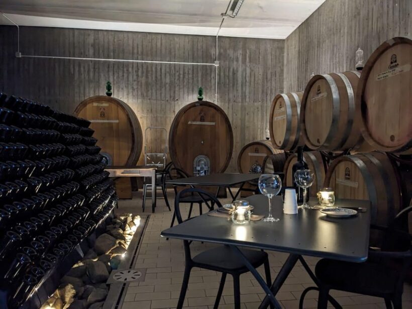 Montepulciano: Bruciata Wine Tasting in a Cave - The Tasting: Savoring Three Wines with Local Pairings