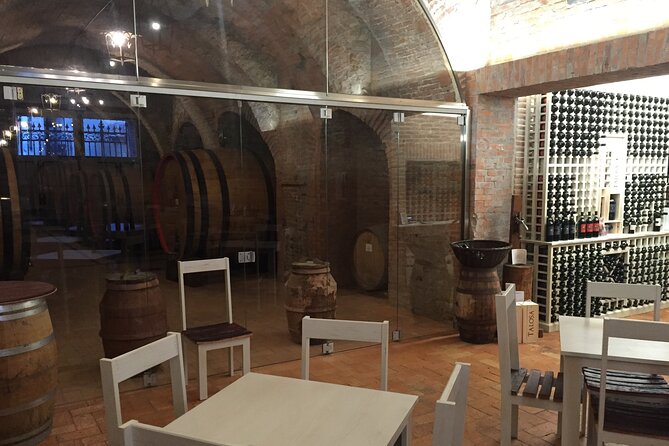 Montepulciano: Winery Tour & Tasting Experience - Food and Appetizer Offerings