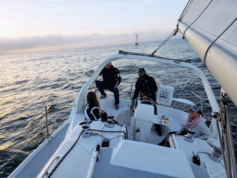 Monterey: Private Whale Watching/Sailing Tour for 6 - An Introduction to the Experience
