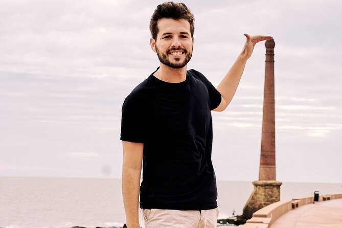 Montevideo: Walking Tour With Photographer and Audioguide - Meeting and End Points