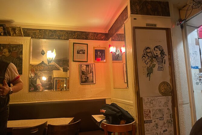 Montmarte Confidential - The Guide and Atmosphere