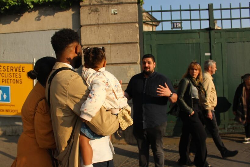 Montmarte painting session and walking tour for kids ! - FAQs