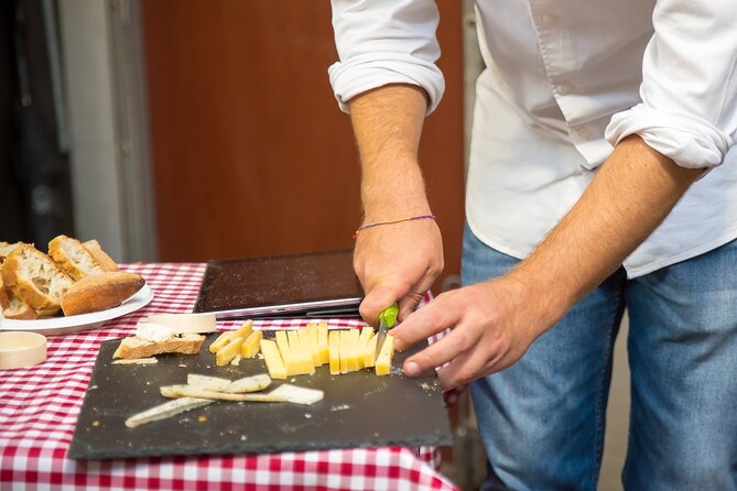 Montmartre Cheese and Wine Private Tour with a Chef - Key Points