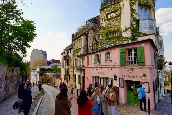 Montmartre Guided Walking Tour: Famous Artists and Cabarets - Navigating the Private Tour Experience