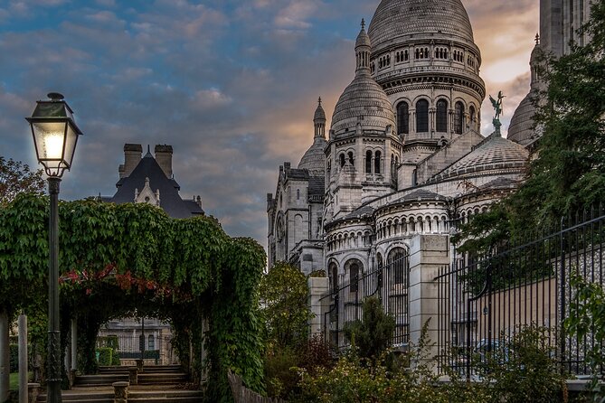 Montmartre Guided Walking Tour With Local Guide in Small Group - Tour Highlights and Experience
