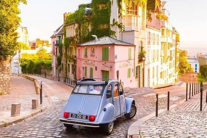 Montmartre La Bohème: 2CV, Walking & Tasting - 3H - Vintage Citroën Adventure
