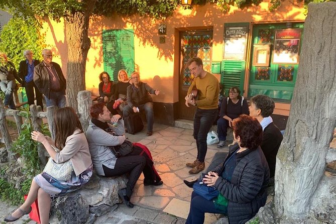 Montmartre La Bohème: 2CV, Walking & Tasting - 3H - Portrait Realization by a Painter