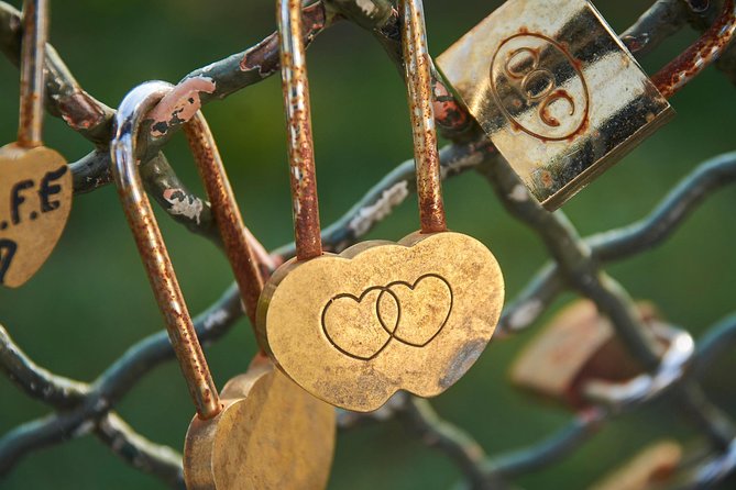 Montmartre Private Walking Tour - Exploring Montmartre: A Cinematic and Romantic Neighborhood