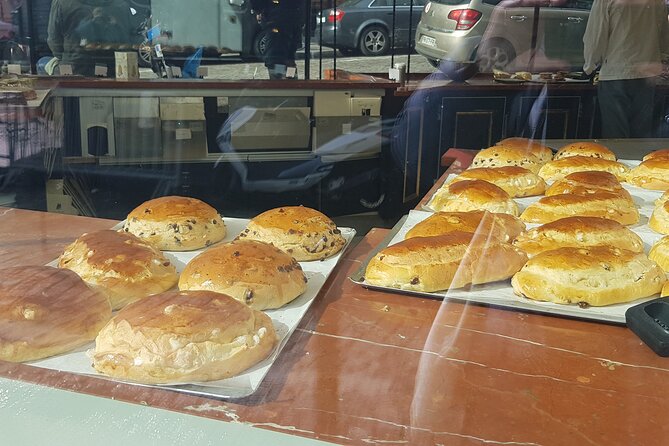 Montmartre Sacré Coeur and Moulin Rouge best shops and cafés - Frequently Asked Questions