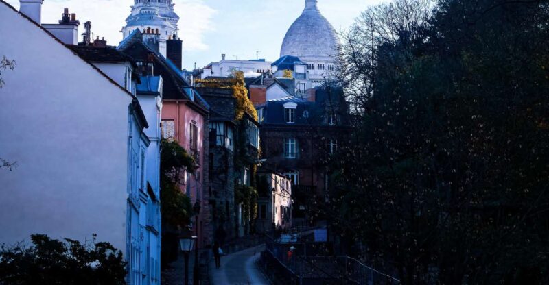 Montmartre: Semi Private Guided Stroll in Bohemian Paris - Key Points