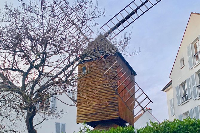 Montmartre Tour Paris - Discovering Artists Residences and Studios