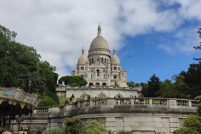 Montmartre Walking Guided Tour - A Personalized Experience With a Local Guide